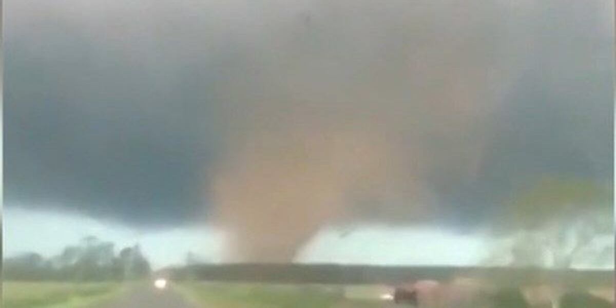 Storm chaser captures video of tornado in Louisiana Storm chaser captures video of tornado in Louisiana